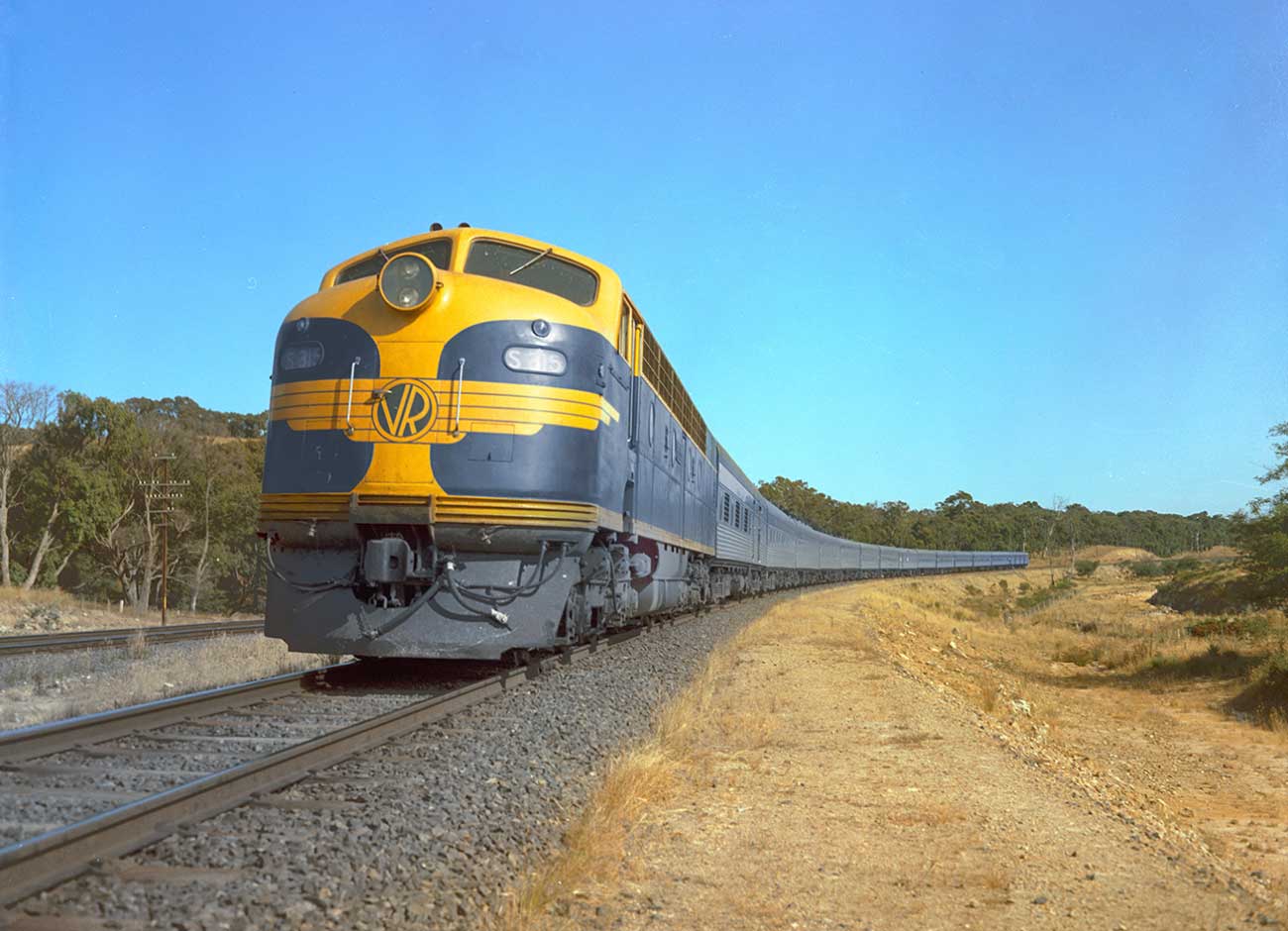 The Southern Aurora Train & Its Legendary History - Railway Adventures