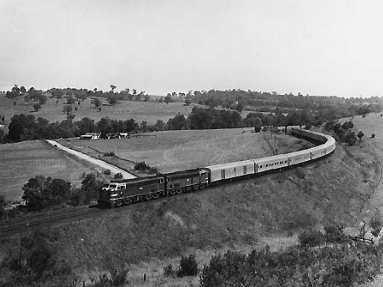 The Southern Aurora Train & Its Legendary History - Railway Adventures